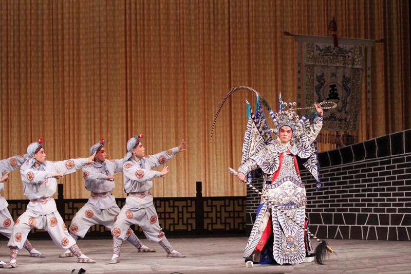 “青春展风采，实践促成长”―记戏校梨园厚望教学汇报演出