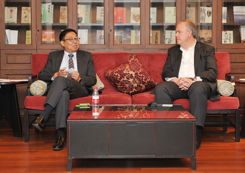 美国派拉蒙影业公司访问上戏